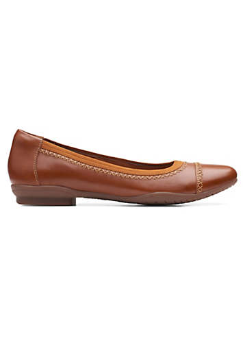 Clarks Collection Sara Bay Caramel Leather Shoes | Kaleidoscope