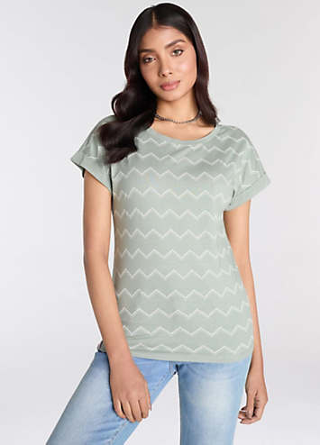 KangaROOS Zig-Zag Pattern T-Shirt | Kaleidoscope