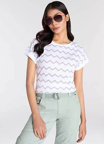 KangaROOS Zig-Zag Pattern T-Shirt | Kaleidoscope