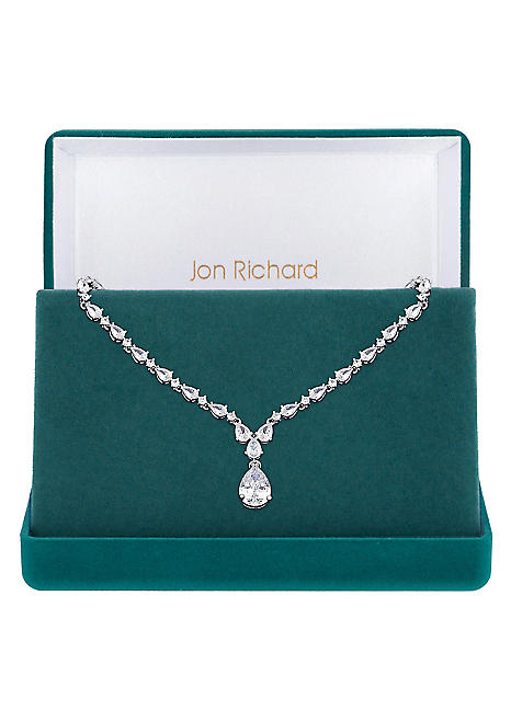 Short pendant necklace store