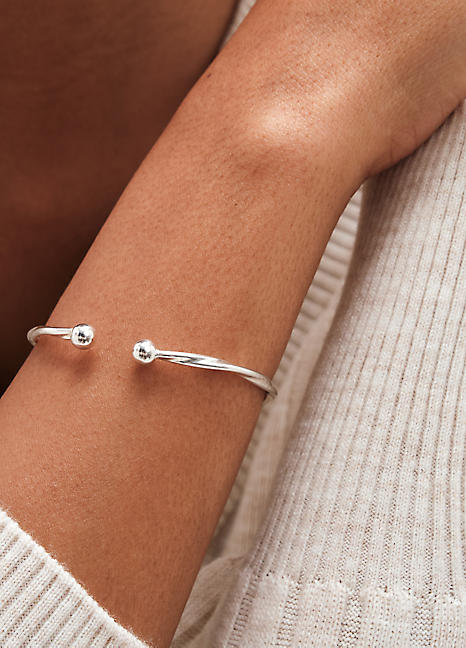 Simply silver bracelet store
