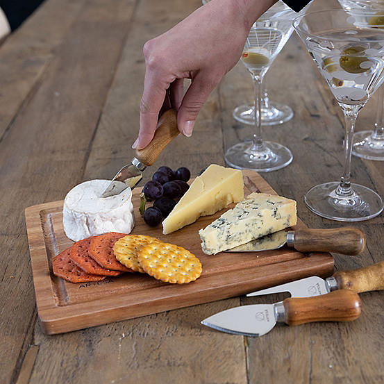 Artesa Wooden Cheese Serving Set | Kaleidoscope
