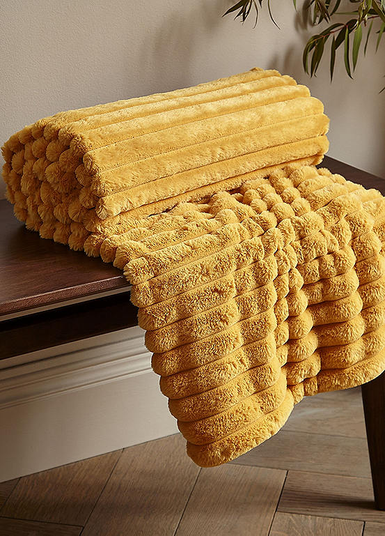 Catherine Lansfield Cosy Ribbed Throw | Kaleidoscope