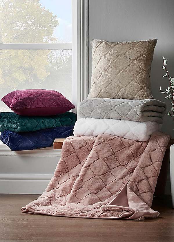 Catherine Lansfield Cosy Diamond Throw